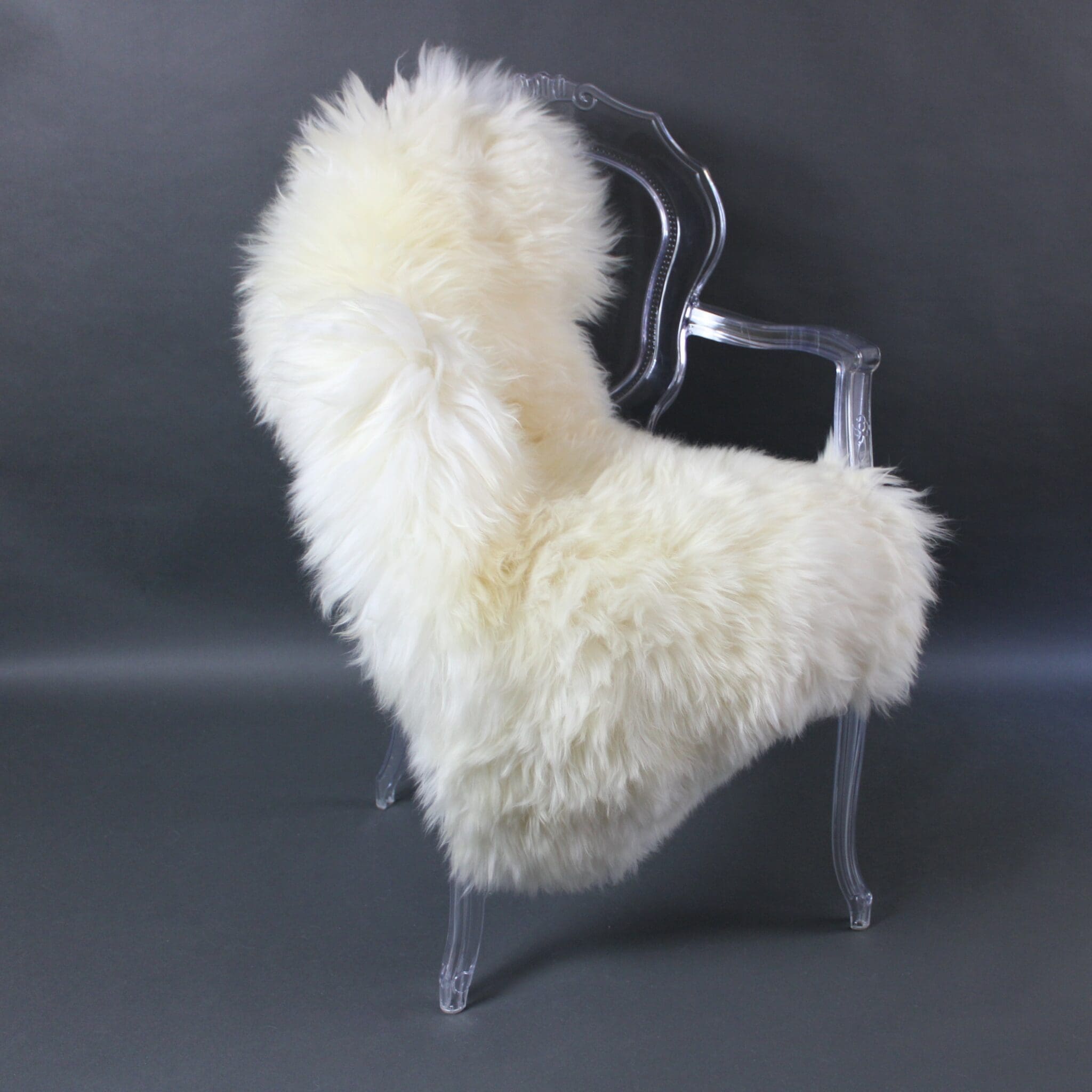 Sheepskin Rugs, Cowhide Rugs and Reindeer Rugs from Hide Rugs